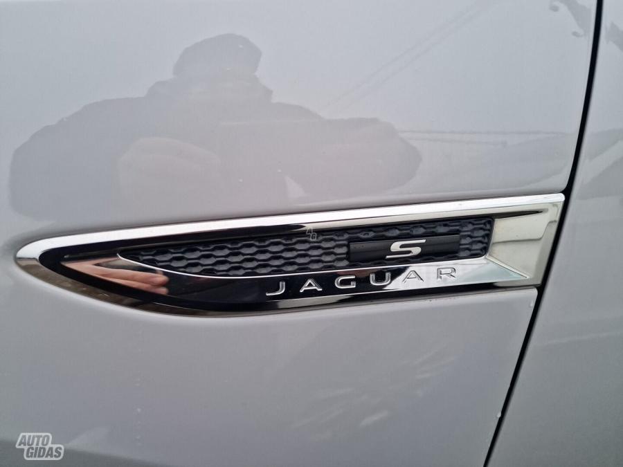 Grey Jaguar F-Pace 2017 in Kaunas, with an engine capacity of 2.00 L and mileage of 165 thousand km for 13950 €, photo 22 on AUTOMOTO.COM.LV