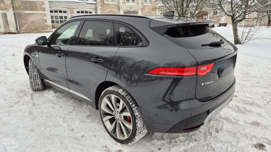 Grey Jaguar F-Pace 2017 in Vilnius, with an engine capacity of 3.00 L and mileage of 138 thousand km for 22900 €, photo 5 on AUTOMOTO.COM.LV