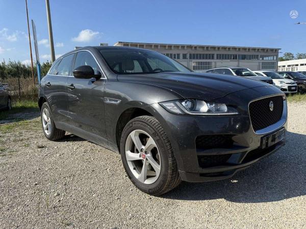 Grey Jaguar F-Pace 2017 in Utena, with an engine capacity of 2.00 L and mileage of 200 thousand km for 9950 €, photo 4 on AUTOMOTO.COM.LV