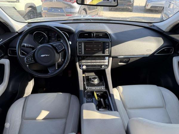 Grey Jaguar F-Pace 2017 in Utena, with an engine capacity of 2.00 L and mileage of 200 thousand km for 9950 €, photo 8 on AUTOMOTO.COM.LV