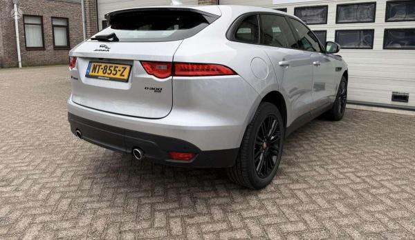 Grey Jaguar F-Pace 2017 in Prienai, with an engine capacity of 2.99 L and mileage of 130 thousand km for 14500 €, photo 2 on AUTOMOTO.COM.LV