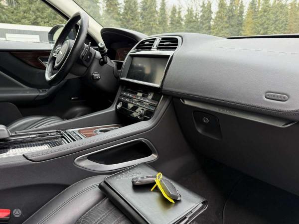 Grey Jaguar F-Pace 2017 in Prienai, with an engine capacity of 2.99 L and mileage of 130 thousand km for 14500 €, photo 11 on AUTOMOTO.COM.LV