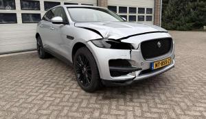 Pelēks Jaguar F-Pace 2017 Prienai, ar dzinēja tilpumu 2.99 L un nobraukumu 130 tūkst. km par 14500 €, foto 18 vietnē AUTOMOTO.COM.LV