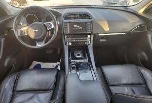 Pelēks Jaguar F-Pace 2017 Tauragė, ar dzinēja tilpumu 2.00 L un nobraukumu 160 tūkst. km par 11300 €, foto 11 vietnē AUTOMOTO.COM.LV