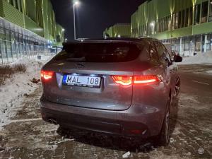 Grey Jaguar F-Pace 2017 in Kaunas, with an engine capacity of 2.00 L and mileage of 283 thousand km for 11399 €, photo 10 on AUTOMOTO.COM.LV