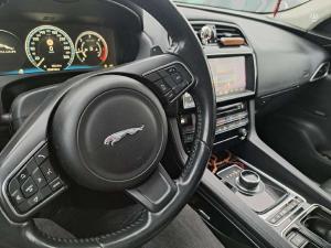 Grey Jaguar F-Pace 2017 in Kaunas, with an engine capacity of 2.00 L and mileage of 283 thousand km for 11399 €, photo 15 on AUTOMOTO.COM.LV