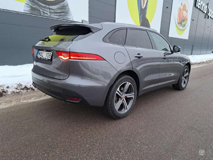 Grey Jaguar F-Pace 2017 in Kaunas, with an engine capacity of 2.00 L and mileage of 283 thousand km for 11399 €, photo 16 on AUTOMOTO.COM.LV
