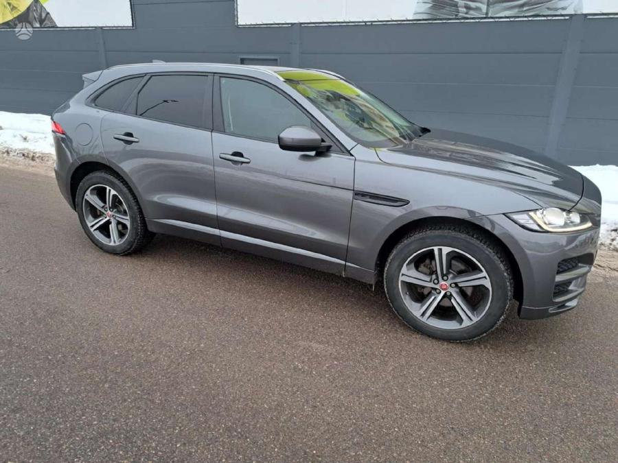 Grey Jaguar F-Pace 2017 in Kaunas, with an engine capacity of 2.00 L and mileage of 283 thousand km for 11399 €, photo 17 on AUTOMOTO.COM.LV