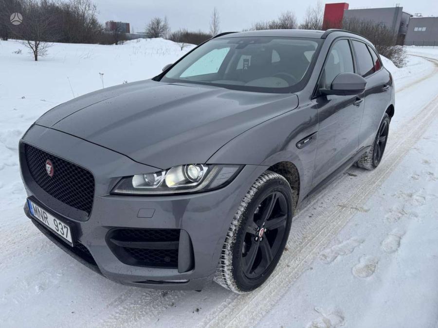 Grey Jaguar F-Pace 2017 in Telschi, with an engine capacity of 2.00 L and mileage of 120 thousand km for 12500 €, photo 1 on AUTOMOTO.COM.LV