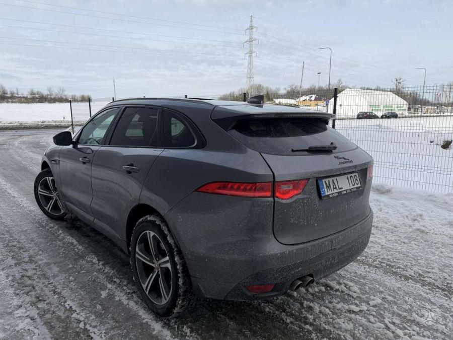 Pelēks Jaguar F-Pace 2017 Kauņa, ar dzinēja tilpumu 2.00 L un nobraukumu 283 tūkst. km par 10500 €, foto 4 vietnē AUTOMOTO.COM.LV