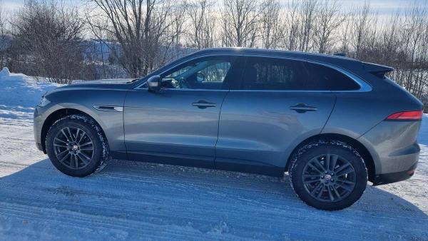 Grey Jaguar F-Pace 2017 in Siauliai, with an engine capacity of 2.00 L and mileage of 183 thousand km for 13200 €, photo 3 on AUTOMOTO.COM.LV