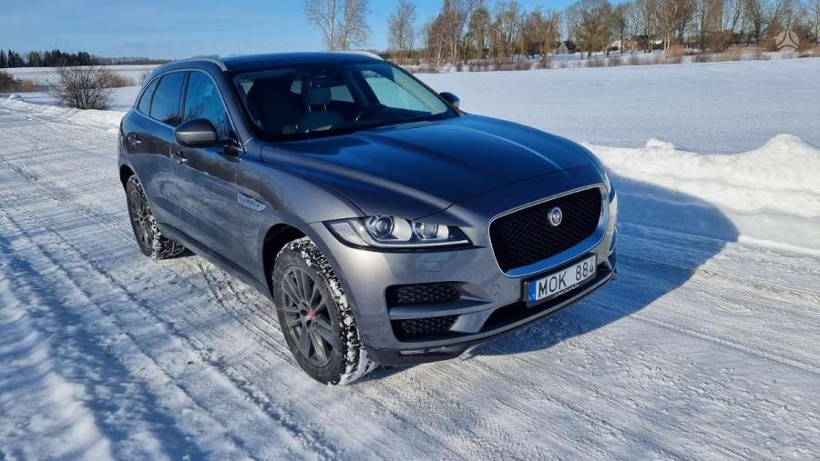 Grey Jaguar F-Pace 2017 in Siauliai, with an engine capacity of 2.00 L and mileage of 183 thousand km for 13200 €, photo 9 on AUTOMOTO.COM.LV