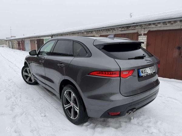 Pelēks Jaguar F-Pace 2017 Kauņa, ar dzinēja tilpumu 2.00 L un nobraukumu 283 tūkst. km par 11000 €, foto 5 vietnē AUTOMOTO.COM.LV