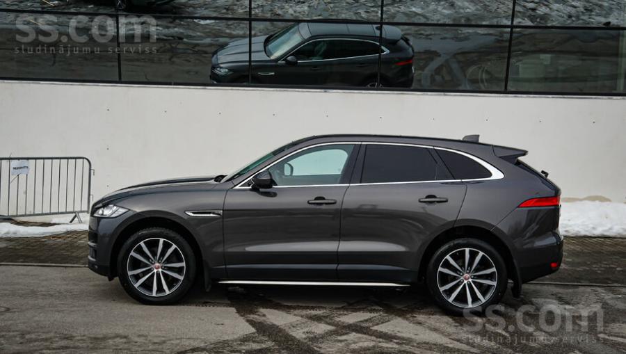 Pelēks Jaguar F-Pace 2017 Rīga, ar dzinēja tilpumu 3.00 L un nobraukumu 216 tūkst. km par 14950 €, foto 4 vietnē AUTOMOTO.COM.LV