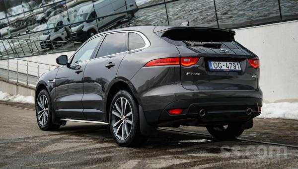 Grey Jaguar F-Pace 2017 in Riga, with an engine capacity of 3.00 L and mileage of 216 thousand km for 14950 €, photo 4 on AUTOMOTO.COM.LV