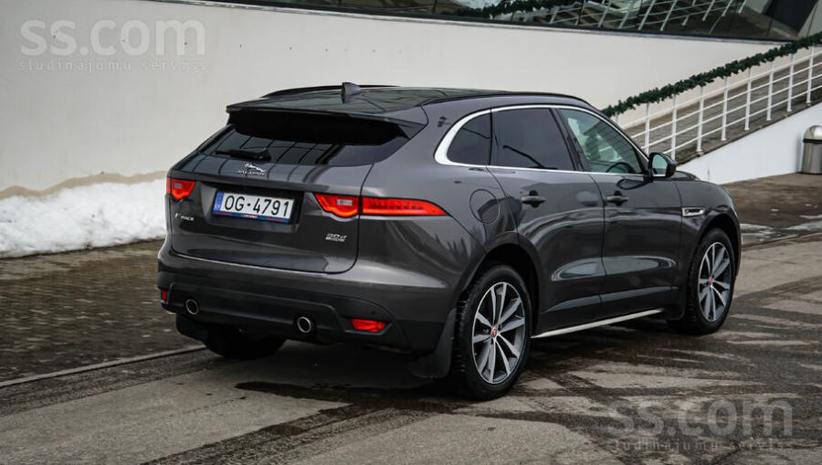Pelēks Jaguar F-Pace 2017 Rīga, ar dzinēja tilpumu 3.00 L un nobraukumu 216 tūkst. km par 14950 €, foto 7 vietnē AUTOMOTO.COM.LV
