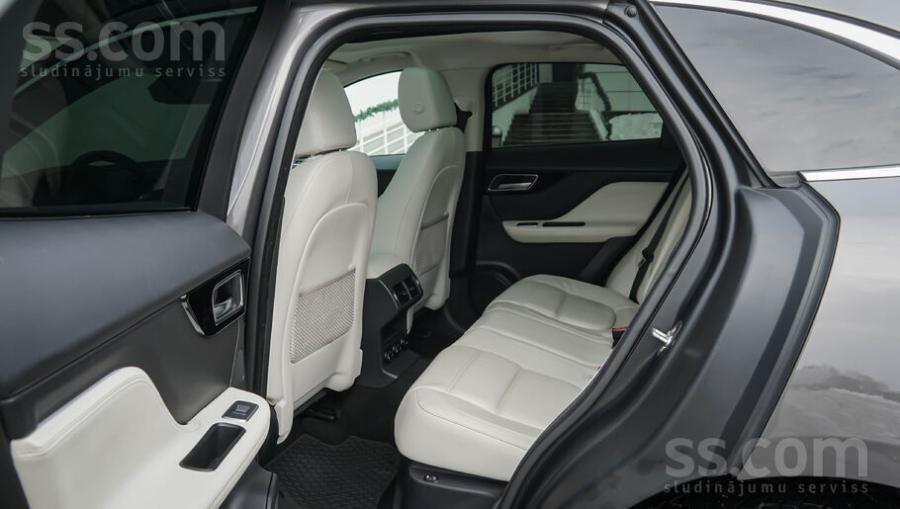 Pelēks Jaguar F-Pace 2017 Rīga, ar dzinēja tilpumu 3.00 L un nobraukumu 216 tūkst. km par 14950 €, foto 13 vietnē AUTOMOTO.COM.LV