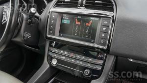 Pelēks Jaguar F-Pace 2017 Rīga, ar dzinēja tilpumu 3.00 L un nobraukumu 216 tūkst. km par 14950 €, foto 24 vietnē AUTOMOTO.COM.LV