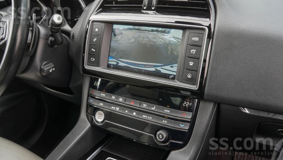 Pelēks Jaguar F-Pace 2017 Rīga, ar dzinēja tilpumu 3.00 L un nobraukumu 216 tūkst. km par 14950 €, foto 25 vietnē AUTOMOTO.COM.LV
