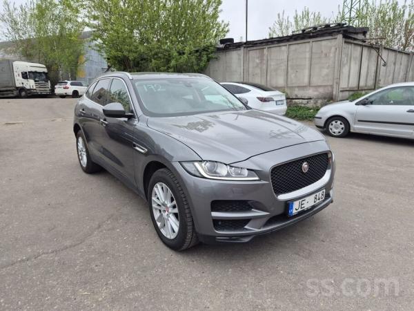 Grey Jaguar F-Pace 2017 in Riga, with an engine capacity of 2.00 L and mileage of 180 thousand km for 14490 €, photo 2 on AUTOMOTO.COM.LV
