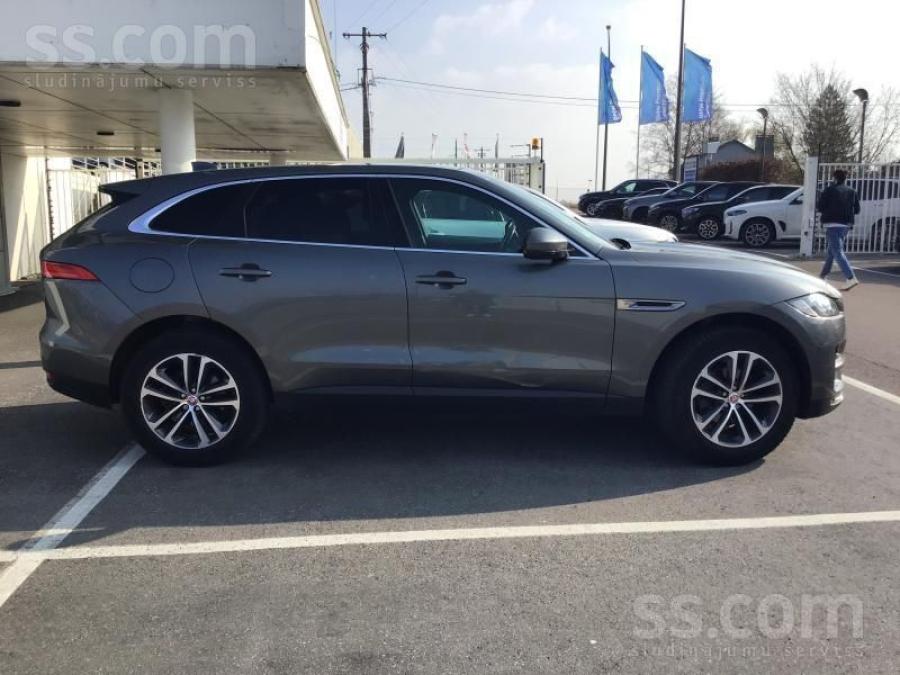 Grey Jaguar F-Pace 2017 in Jelgava, with an engine capacity of 2.00 L and mileage of 223 thousand km for 8999 €, photo 6 on AUTOMOTO.COM.LV