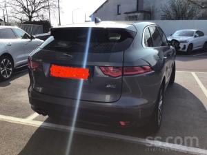 Grey Jaguar F-Pace 2017 in Jelgava, with an engine capacity of 2.00 L and mileage of 223 thousand km for 8999 €, photo 11 on AUTOMOTO.COM.LV