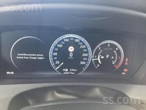 Grey Jaguar F-Pace 2017 in Jelgava, with an engine capacity of 2.00 L and mileage of 223 thousand km for 8999 €, photo 12 on AUTOMOTO.COM.LV