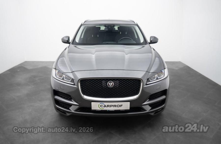 Pelēks Jaguar F-Pace 2017 Tallina, ar dzinēja tilpumu 2.00 L un nobraukumu 155 tūkst. km par 14999 €, foto 3 vietnē AUTOMOTO.COM.LV
