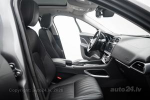 Pelēks Jaguar F-Pace 2017 Tallina, ar dzinēja tilpumu 2.00 L un nobraukumu 155 tūkst. km par 14999 €, foto 11 vietnē AUTOMOTO.COM.LV