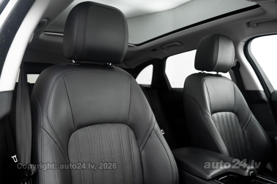 Pelēks Jaguar F-Pace 2017 Tallina, ar dzinēja tilpumu 2.00 L un nobraukumu 155 tūkst. km par 14999 €, foto 14 vietnē AUTOMOTO.COM.LV