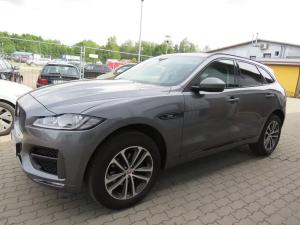 Grey Jaguar F-Pace 2017 in Riga, with an engine capacity of 2.00 L and mileage of 180 thousand km for 17990 €, photo 4 on AUTOMOTO.COM.LV