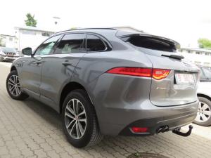 Grey Jaguar F-Pace 2017 in Riga, with an engine capacity of 2.00 L and mileage of 180 thousand km for 17990 €, photo 5 on AUTOMOTO.COM.LV