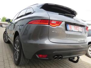 Grey Jaguar F-Pace 2017 in Riga, with an engine capacity of 2.00 L and mileage of 180 thousand km for 17990 €, photo 6 on AUTOMOTO.COM.LV