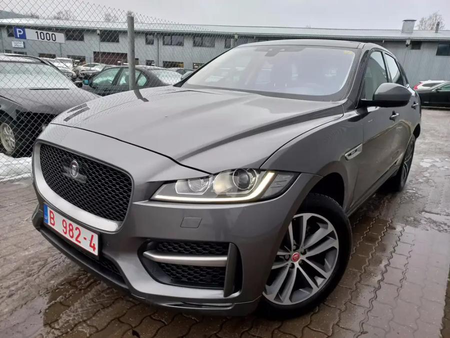 Grey Jaguar F-Pace 2017 in Riga, with an engine capacity of 2.00 L and mileage of 190 thousand km for 16900 €, photo 1 on AUTOMOTO.COM.LV