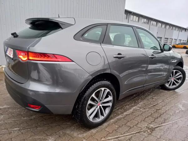 Grey Jaguar F-Pace 2017 in Riga, with an engine capacity of 2.00 L and mileage of 190 thousand km for 16900 €, photo 2 on AUTOMOTO.COM.LV
