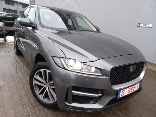 Grey Jaguar F-Pace 2017 in Riga, with an engine capacity of 2.00 L and mileage of 190 thousand km for 16900 €, photo 3 on AUTOMOTO.COM.LV