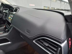 Grey Jaguar F-Pace 2017 in Riga, with an engine capacity of 2.00 L and mileage of 190 thousand km for 16900 €, photo 9 on AUTOMOTO.COM.LV