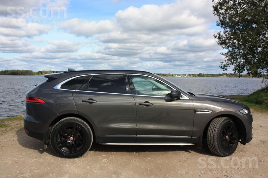 Pelēks Jaguar F-Pace 2017 Rīga, ar dzinēja tilpumu 3.00 L un nobraukumu 216 tūkst. km par 14800 €, foto 3 vietnē AUTOMOTO.COM.LV