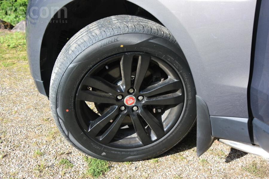 Pelēks Jaguar F-Pace 2017 Rīga, ar dzinēja tilpumu 3.00 L un nobraukumu 216 tūkst. km par 14800 €, foto 11 vietnē AUTOMOTO.COM.LV