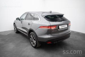 Pelēks Jaguar F-Pace 2017 Tallina, ar dzinēja tilpumu 2.00 L un nobraukumu 155 tūkst. km par 14999 €, foto 7 vietnē AUTOMOTO.COM.LV