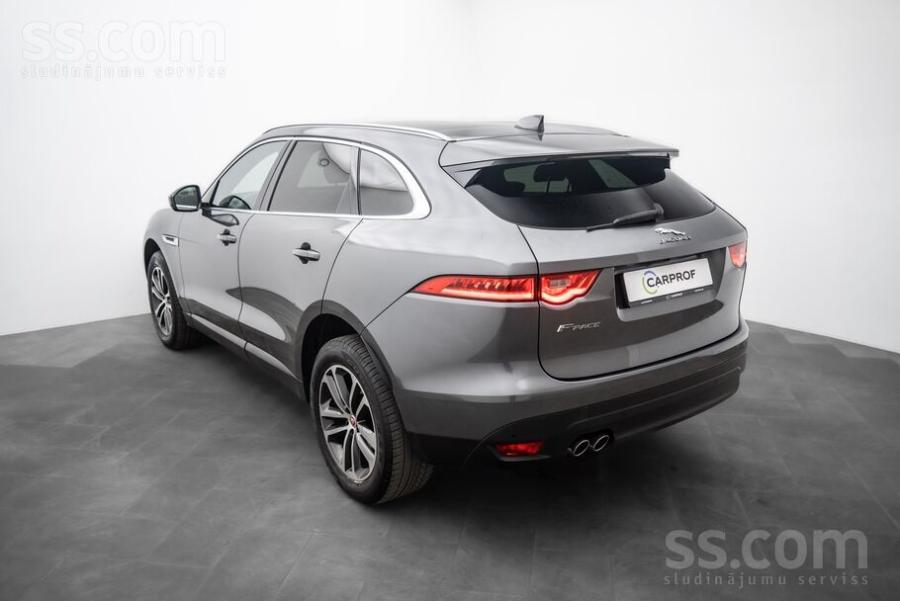 Pelēks Jaguar F-Pace 2017 Tallina, ar dzinēja tilpumu 2.00 L un nobraukumu 155 tūkst. km par 14999 €, foto 7 vietnē AUTOMOTO.COM.LV