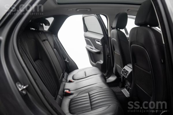 Pelēks Jaguar F-Pace 2017 Tallina, ar dzinēja tilpumu 2.00 L un nobraukumu 155 tūkst. km par 14999 €, foto 9 vietnē AUTOMOTO.COM.LV
