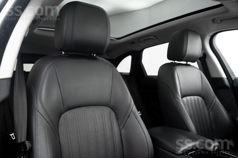 Pelēks Jaguar F-Pace 2017 Tallina, ar dzinēja tilpumu 2.00 L un nobraukumu 155 tūkst. km par 14999 €, foto 14 vietnē AUTOMOTO.COM.LV