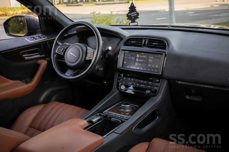 Pelēks Jaguar F-Pace 2017 Jelgava, ar dzinēja tilpumu 2.00 L un nobraukumu 224 tūkst. km par 15500 €, foto 11 vietnē AUTOMOTO.COM.LV