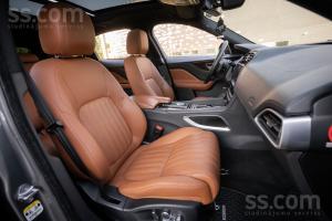 Pelēks Jaguar F-Pace 2017 Jelgava, ar dzinēja tilpumu 2.00 L un nobraukumu 224 tūkst. km par 15500 €, foto 12 vietnē AUTOMOTO.COM.LV