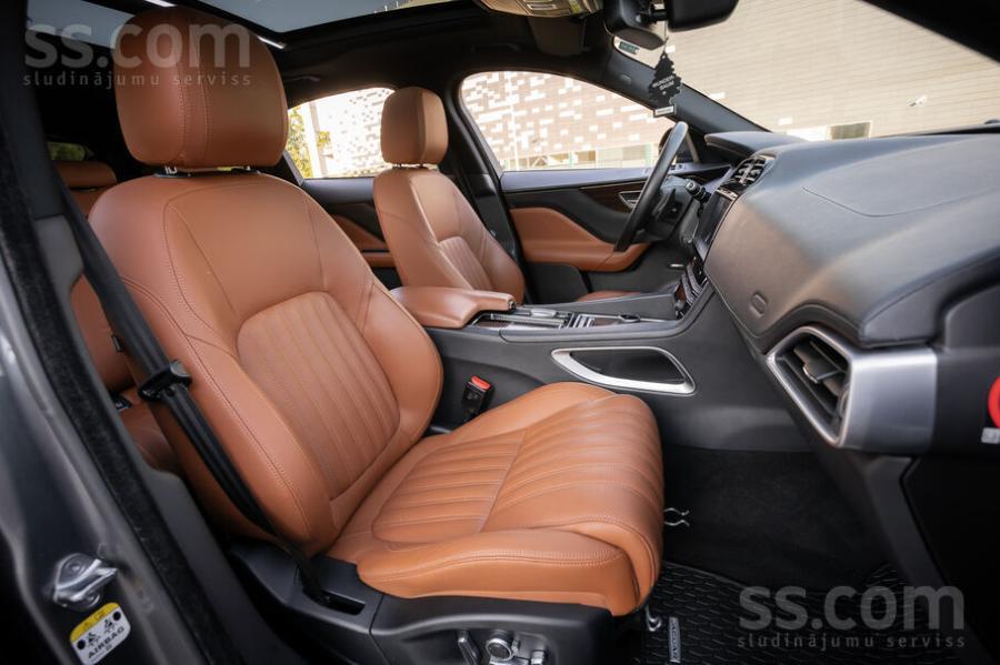 Pelēks Jaguar F-Pace 2017 Jelgava, ar dzinēja tilpumu 2.00 L un nobraukumu 224 tūkst. km par 15500 €, foto 12 vietnē AUTOMOTO.COM.LV
