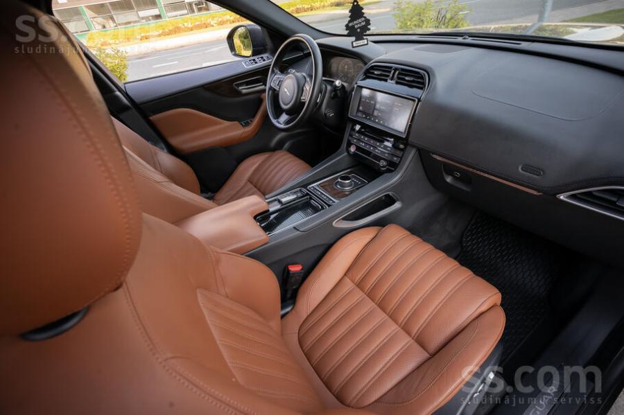 Pelēks Jaguar F-Pace 2017 Jelgava, ar dzinēja tilpumu 2.00 L un nobraukumu 224 tūkst. km par 15500 €, foto 13 vietnē AUTOMOTO.COM.LV