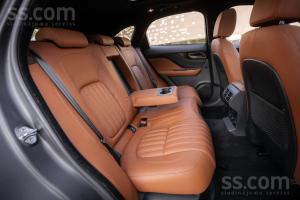 Pelēks Jaguar F-Pace 2017 Jelgava, ar dzinēja tilpumu 2.00 L un nobraukumu 224 tūkst. km par 15500 €, foto 14 vietnē AUTOMOTO.COM.LV