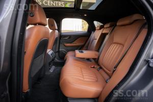 Pelēks Jaguar F-Pace 2017 Jelgava, ar dzinēja tilpumu 2.00 L un nobraukumu 224 tūkst. km par 15500 €, foto 20 vietnē AUTOMOTO.COM.LV