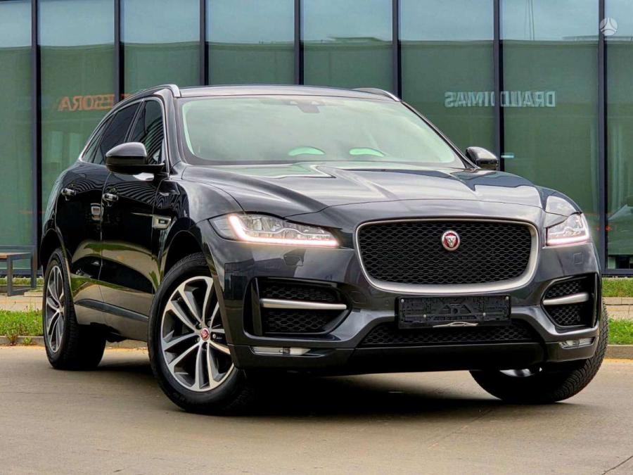 Grey Jaguar F-Pace 2017 in Siauliai, with an engine capacity of 2.00 L and mileage of 98 thousand km for 13750 €, photo 1 on AUTOMOTO.COM.LV